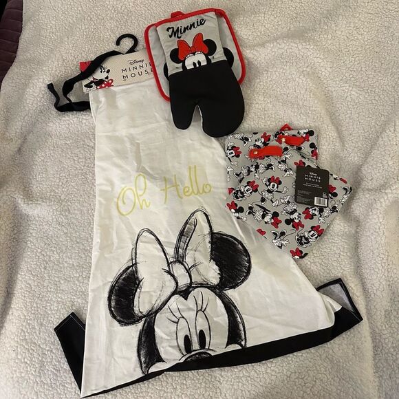 Disney | Kitchen | Disney Minnie Mouse Kitchen Linen Set Apron Oven ...